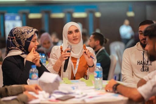 What Modern Day Iraqi People Wear (Iraqi Clothing)